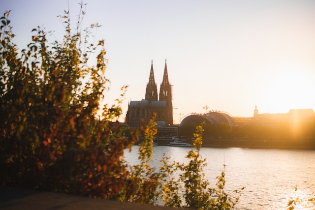 Visiter la Cathédrale de Cologne: Guide Complet - Connexion-Française